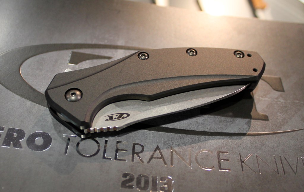 Zero Tolerance 0770 Review | BladeBarrelBezel.com