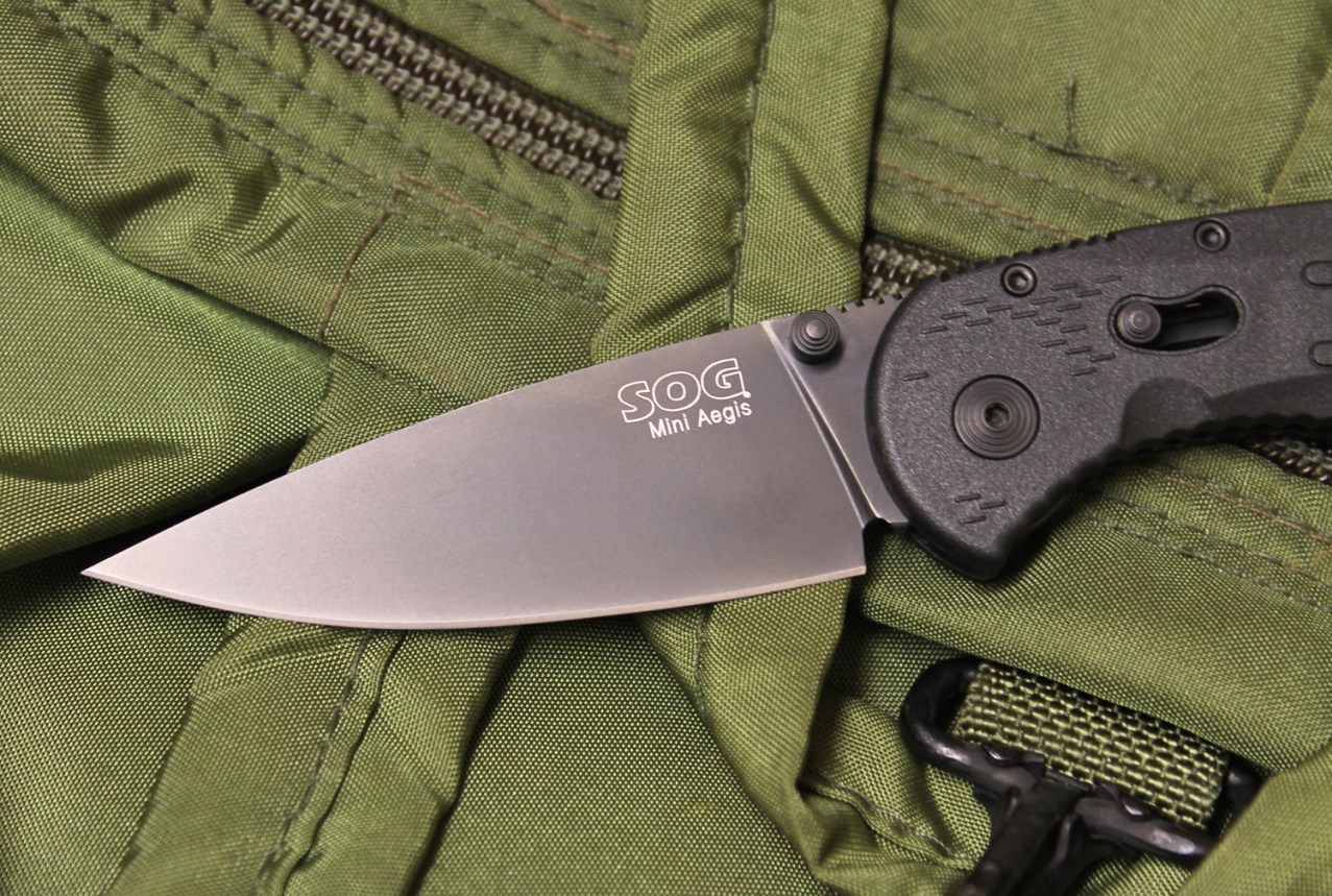 SOG Knives Mini Aegis Review | BladeBarrelBezel.com